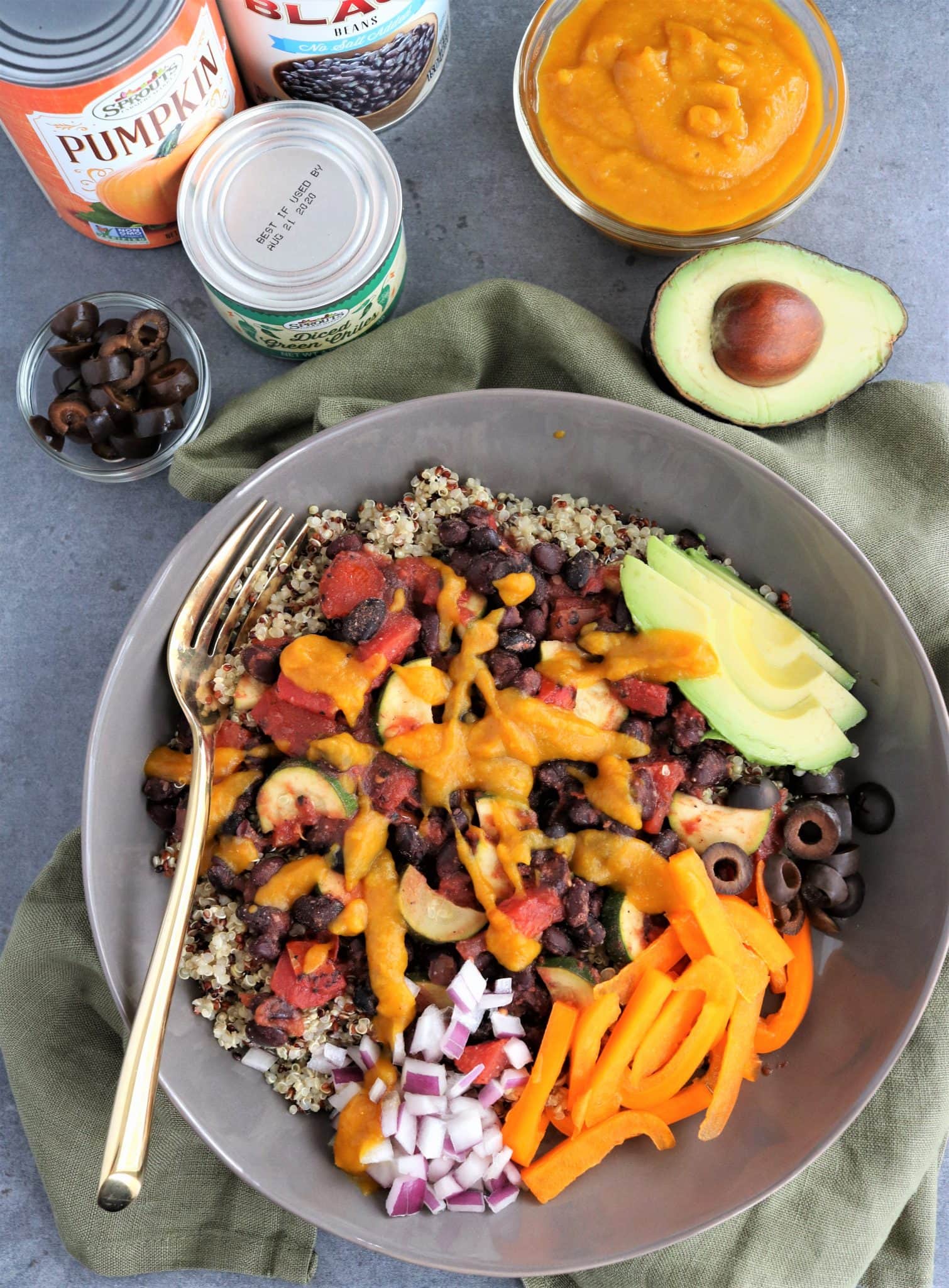 Black Bean Bowl with Pumpkin-Chile Sauce | The Nutrition Adventure
