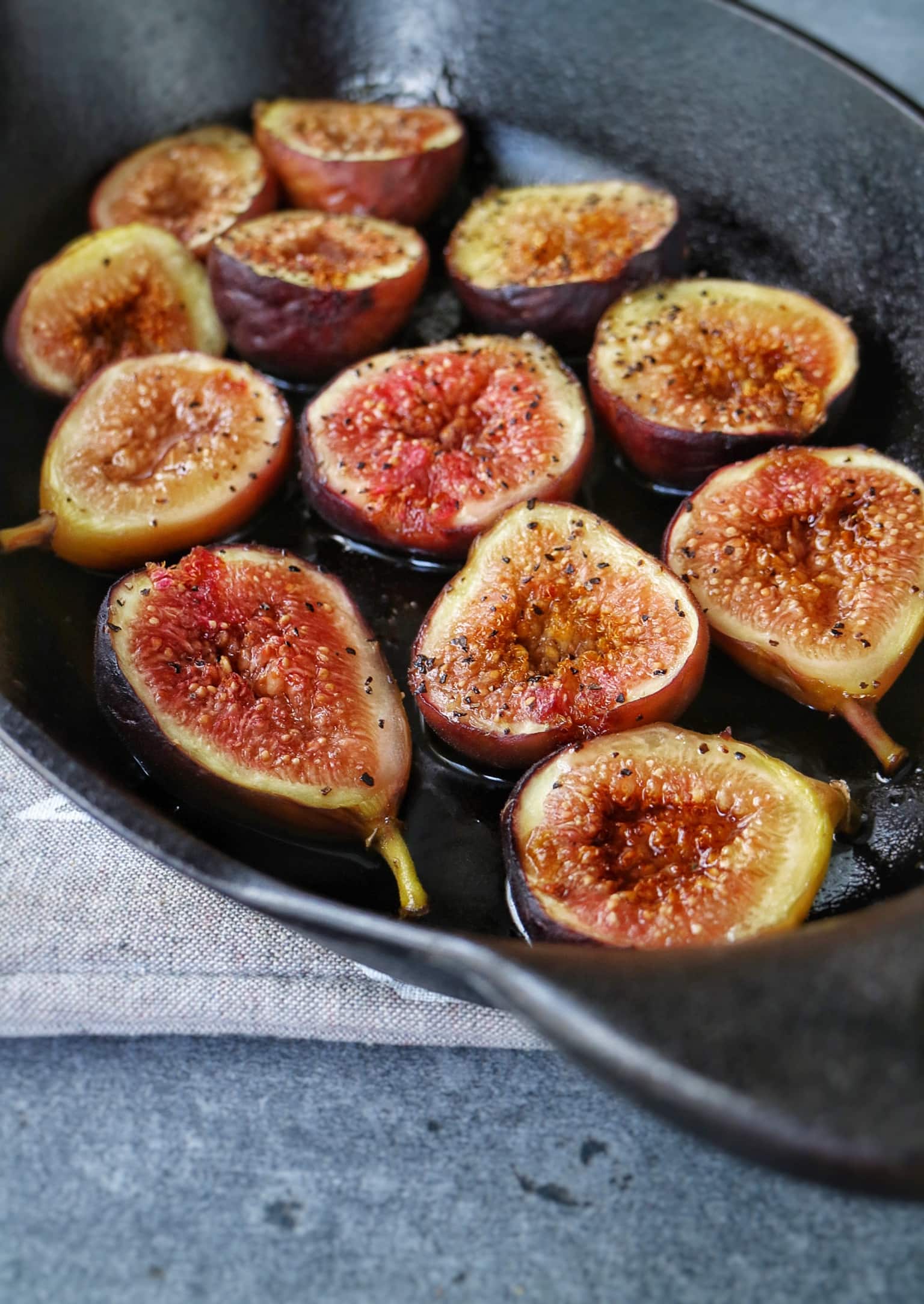 Guide to Figs + Roasted Fig, Bacon & Parmesan Salad | The Nutrition ...